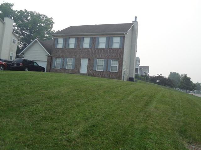 1035 Deer Creek Rd, Carpentersville, IL 60110