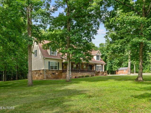 1035 Gray Eagle Dr, Crossville, TN 38572 | MLS #3242