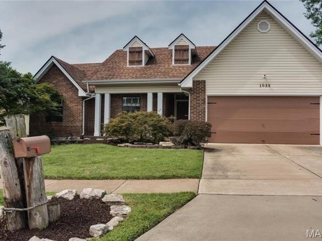 1035 Johanna Dr, Ballwin, MO 63021