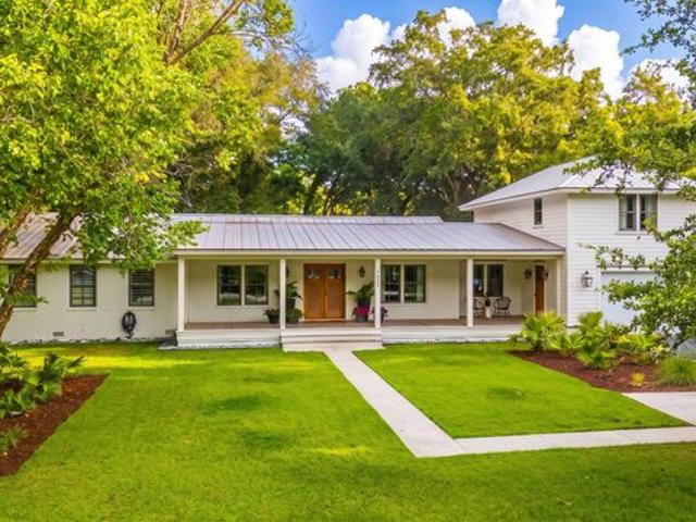 1035 Lakeview Dr, Mount Pleasant, SC 29464