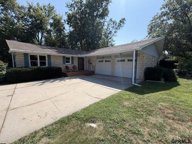 1035 Longwood Dr, Crete, NE 68333