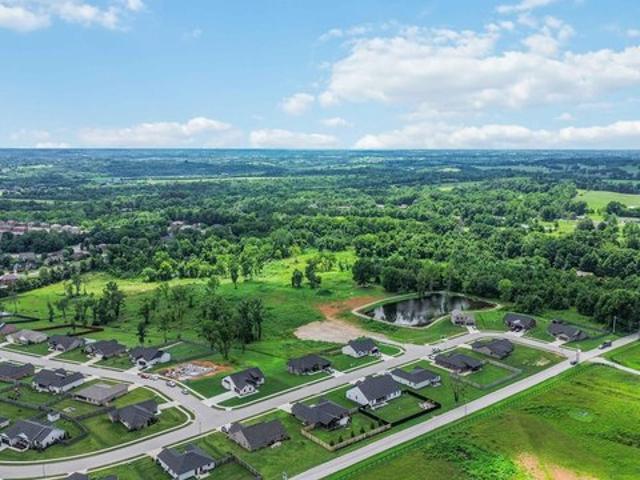 1035 Peggy Flats Rd, Berea, KY 40403