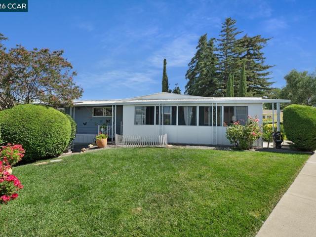 1035 Peralta 16