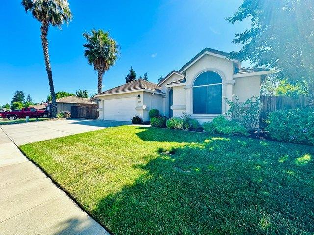 1035 Starbrook Dr, Galt, CA 95632