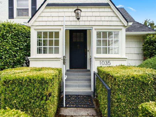 1035 sw westwood dr