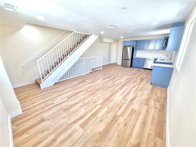 1035 S Woods