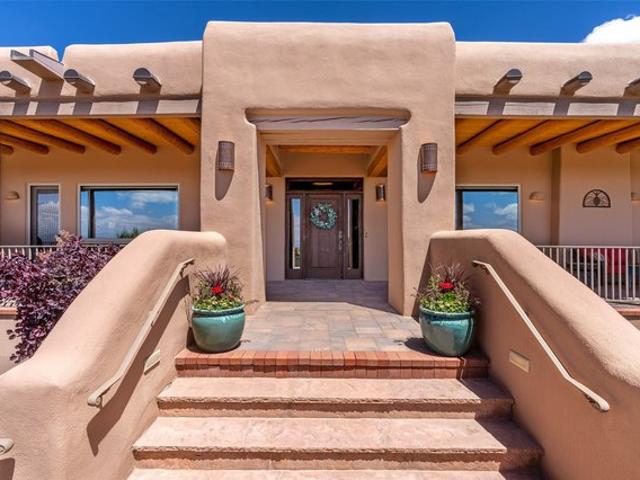 1035 Sierra Del Norte, Santa Fe, NM 87501