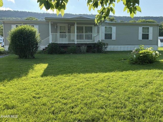 1035 Smith St, Everett, PA 15537