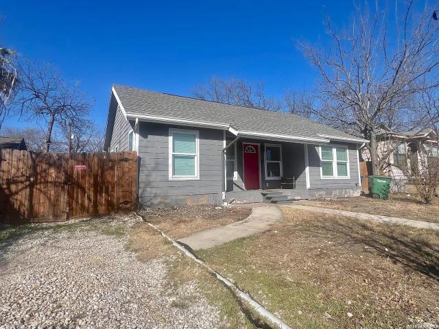 1035 W Wildwood Dr, San Antonio, TX 78201 | MLS #1939 | Compass