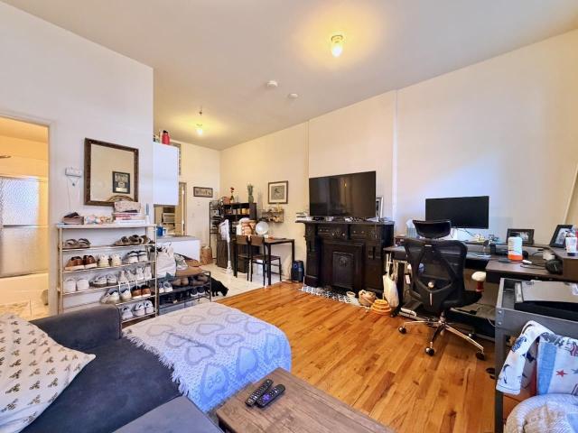 1035 Washington St # 1F