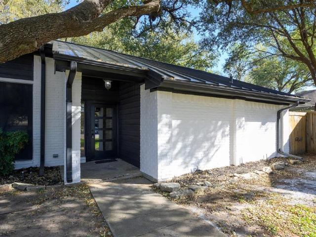 1035 Wilshire Drive