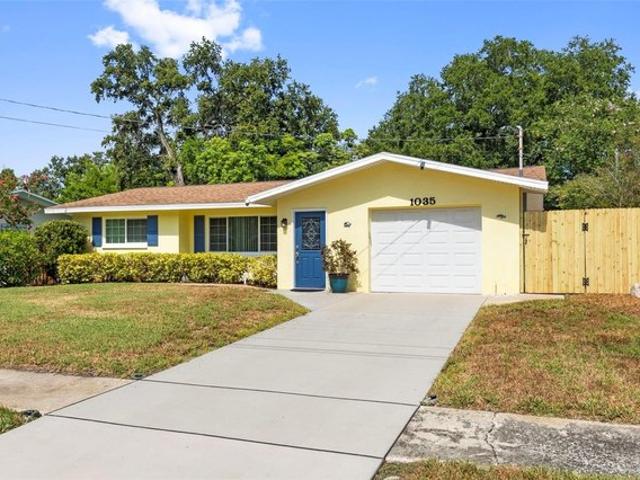 1035 Woodbrook Dr, Largo, FL 33770