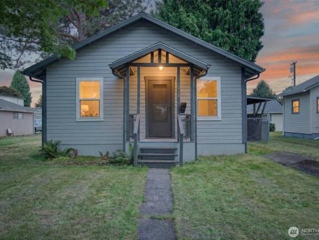 1035 16th Ave, Longview, WA 98632