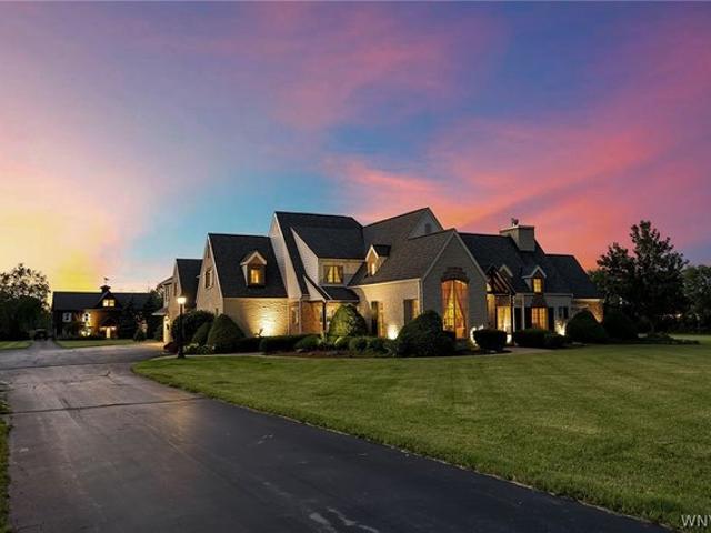 10360 Keller Rd, Clarence, NY 14031