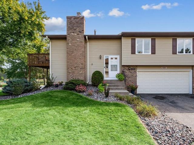 10361 Balsam Ln, Eden Prairie, MN 55347