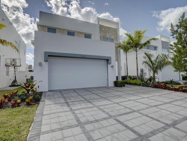 10362 NW 67th Terrace, Doral, FL 33178