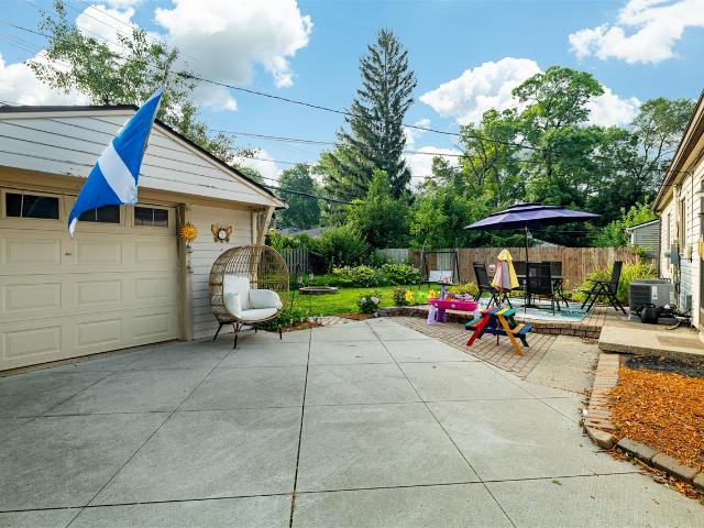 1036 N Maple Road