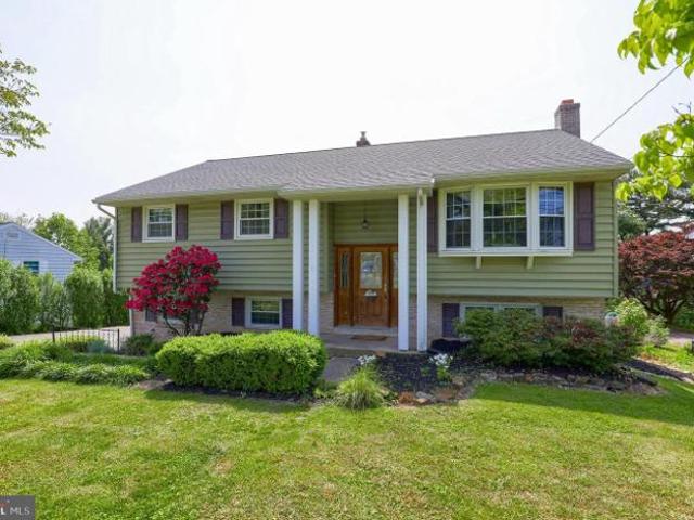 1036 Nissley Rd, Lancaster, PA 17601