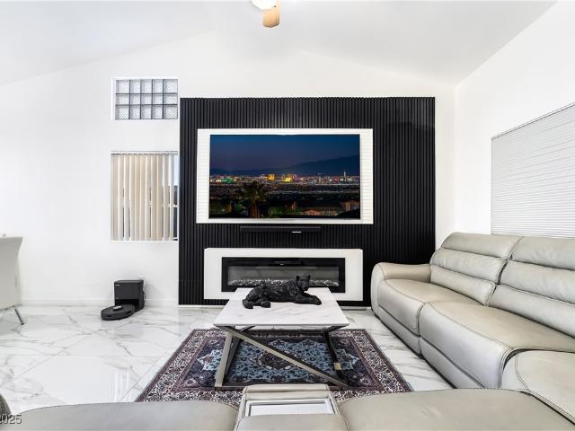 1036 Chaplet Ct, Henderson, NV 89074 | MLS #2735