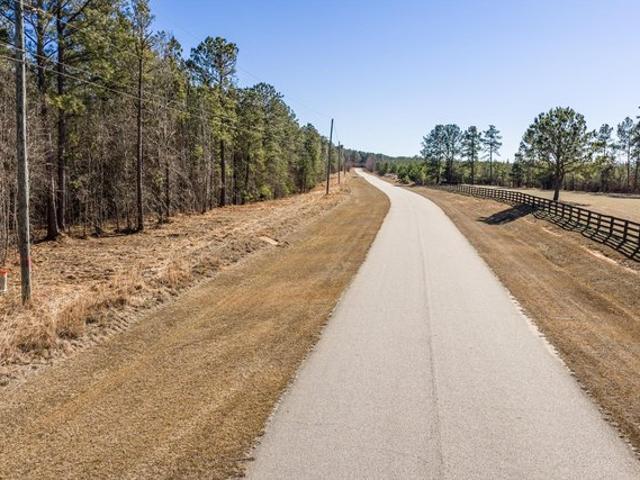1036 Chennault Dr, Lincolnton, GA 30817
