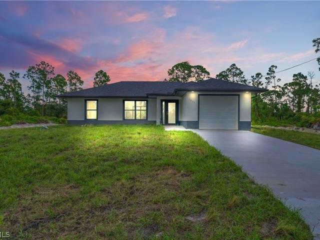 1036 Cresthaven St, Lehigh Acres, FL 33974