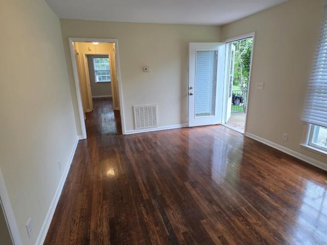 1036 Due West Ave N