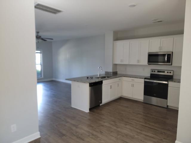 1036 Emery Bay Cir