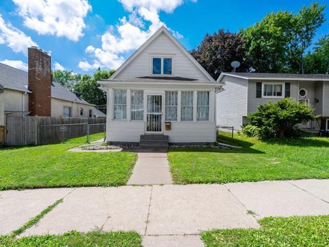 1036 Geranium Ave E, Saint Paul, MN 55106