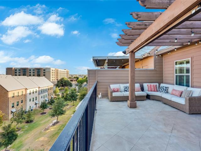 1036 Highknoll Ln