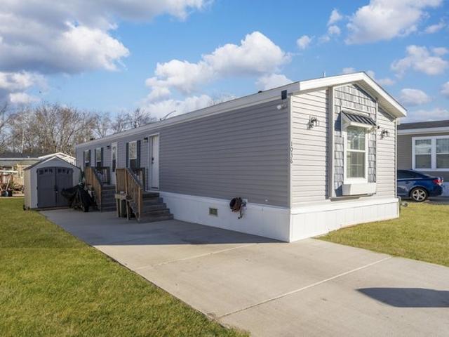 1036 Lunga Dr, Round Lake, IL 60073