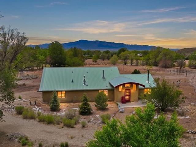 1036 LA Cienega Rd, El Prado, NM 87529