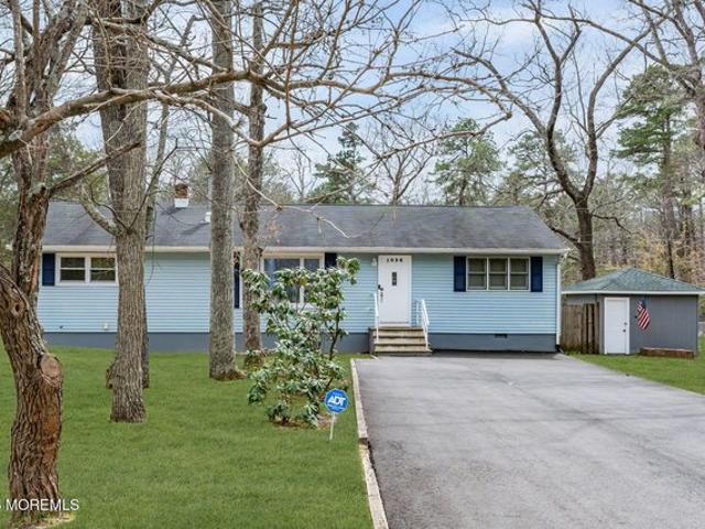 1036 Lakehurst Ave, Jackson, NJ 08527