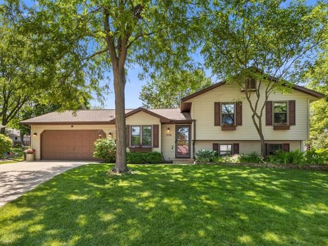 1036 Villa Cir, Sun Prairie, WI 53590
