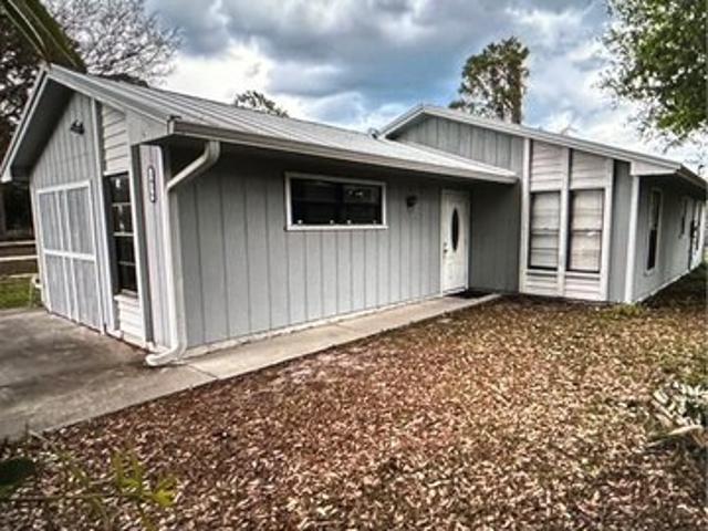 1036 19th Ave SW, Vero Beach, FL 32962