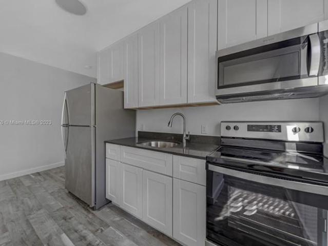 1036 5th St SW #3, Miami, FL 33130
