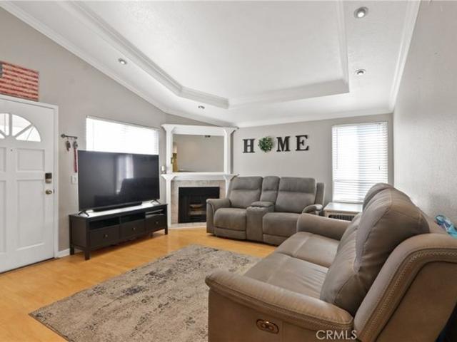 10373 E Briar Oaks Dr Apt A, Stanton, CA 90680