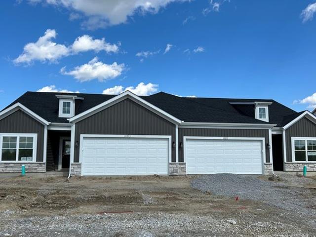 10373 Iowa St, Crown Point, IN 46307
