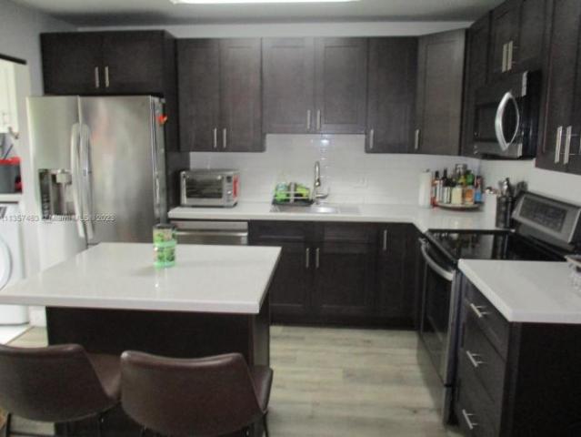 10370 220th St SW #117, Cutler Bay, FL 33190