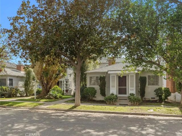 10370 Ashton Ave, Los Angeles, CA 90024 | MLS #SB26053 | Compass