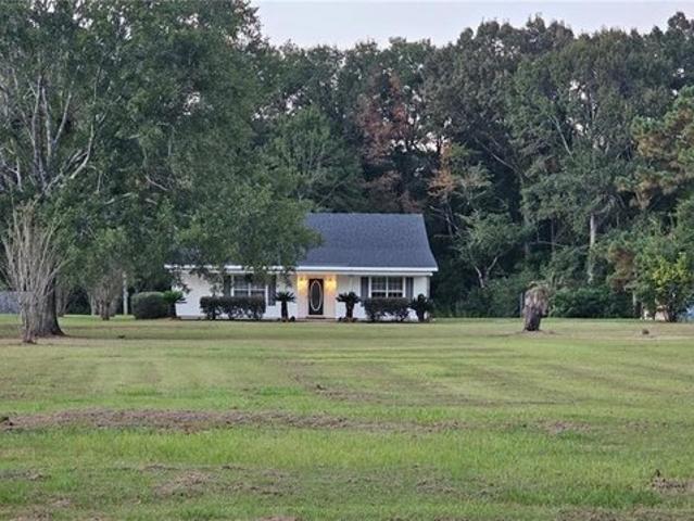 10370 Donna Ln, Chunchula, AL 36521