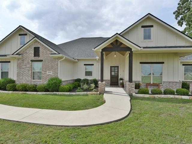 10371 Whiskey River Rd, Bryan, TX 77808
