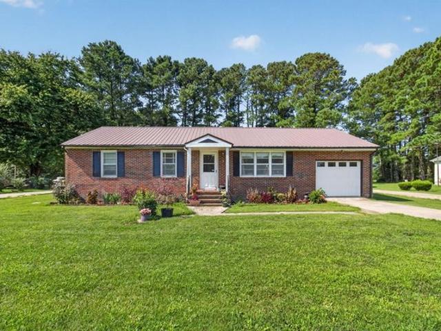 10372 Brickhouse Dr, Exmore, VA 23350