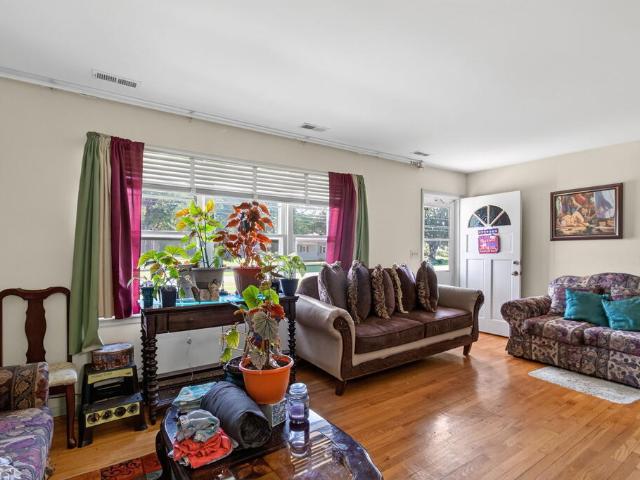 10372 Brickhouse Dr
