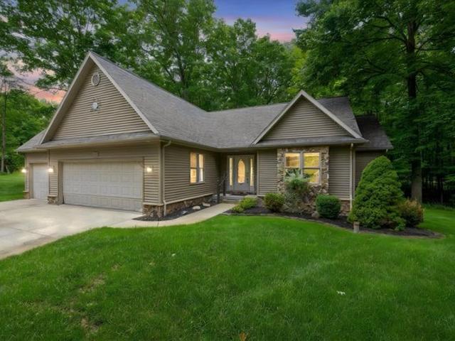 10372 Mountain View Trl, Canadian Lakes, MI 49346