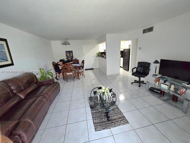 10375 N Kendall Dr, Unit J7, Miami, FL 33176 | MLS #A11924 | Compass