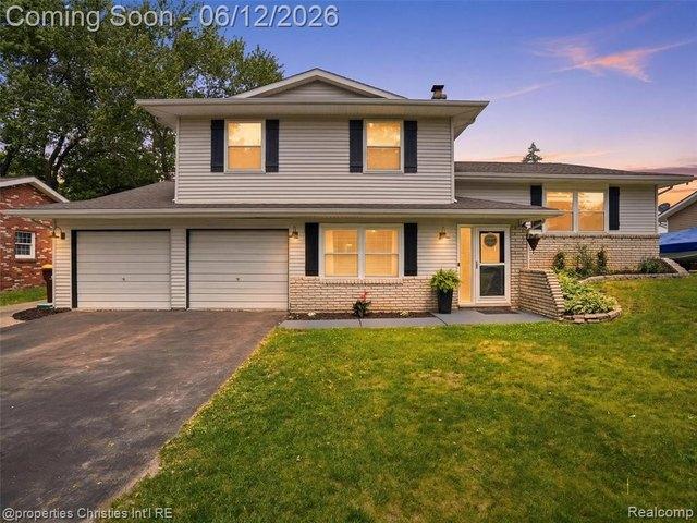 10378 Barbara St, Pinckney Vlg, MI 48169
