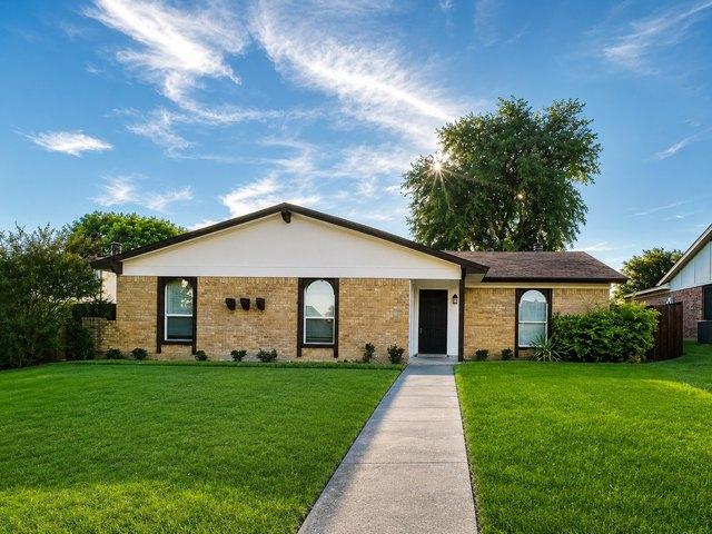 1037 Nancy Ln, Lancaster, TX 75134