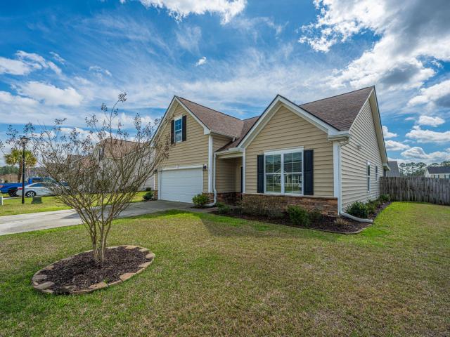 1037 Bridlewood Farms Parkway