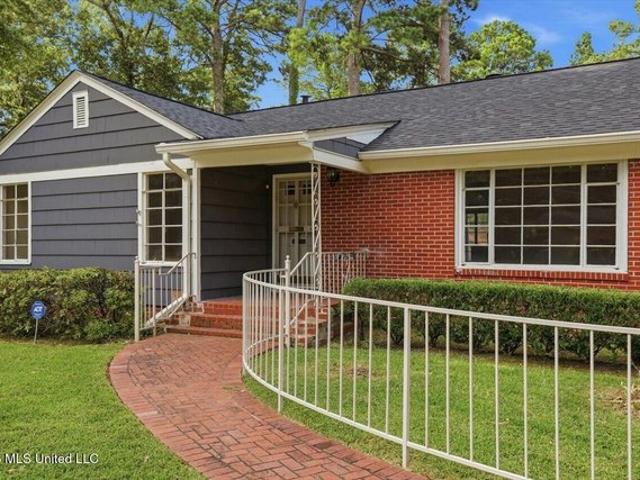 1037 Cedar Hill Dr, Jackson, MS 39206