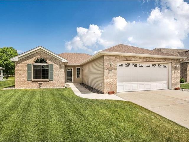 1037 Diamond Willow Cir, Waite Park, MN 56387